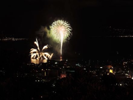 Wellington.Scoop » IMAGES: Fireworks on the harbour
