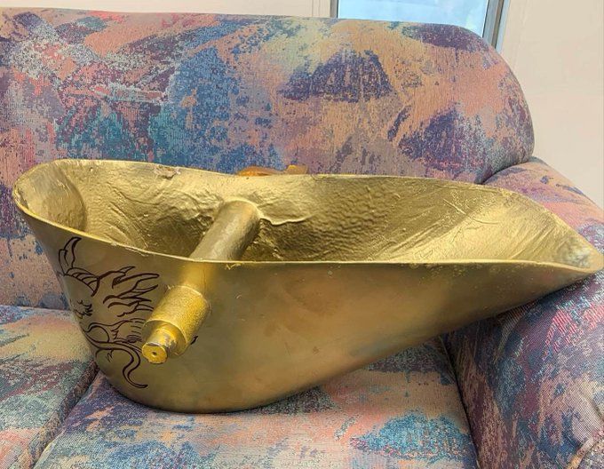 Wellington.Scoop » Missing yellow bucket rescued in time for Christmas