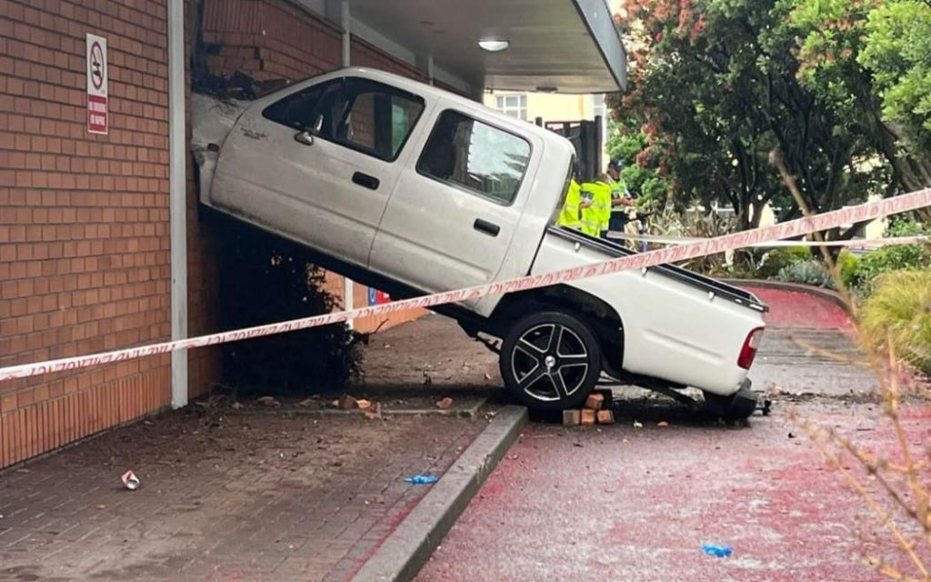 Wellington.Scoop » Ute crashes into wall of New World supermarket