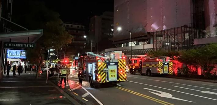 Wellington.Scoop » Fire on tenth floor of Mercure Hotel