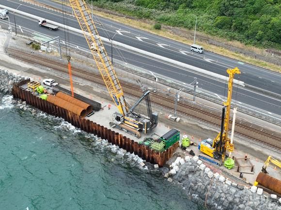 Wellington.Scoop » Progress continues on new seawall between Ngauranga ...